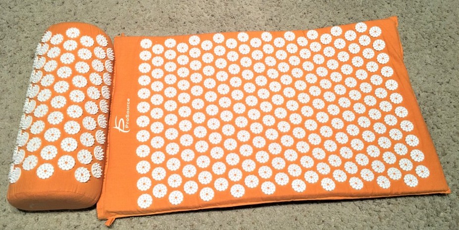 Want to Sleep Better & Reduce Back Pain? Try an Acupressure Mat ...